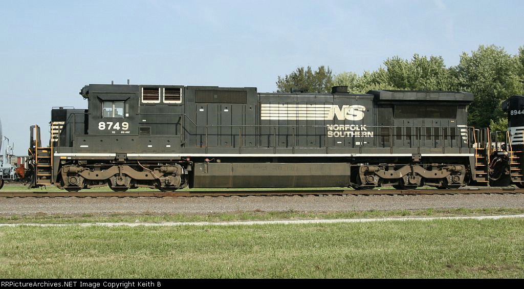 NS 8749